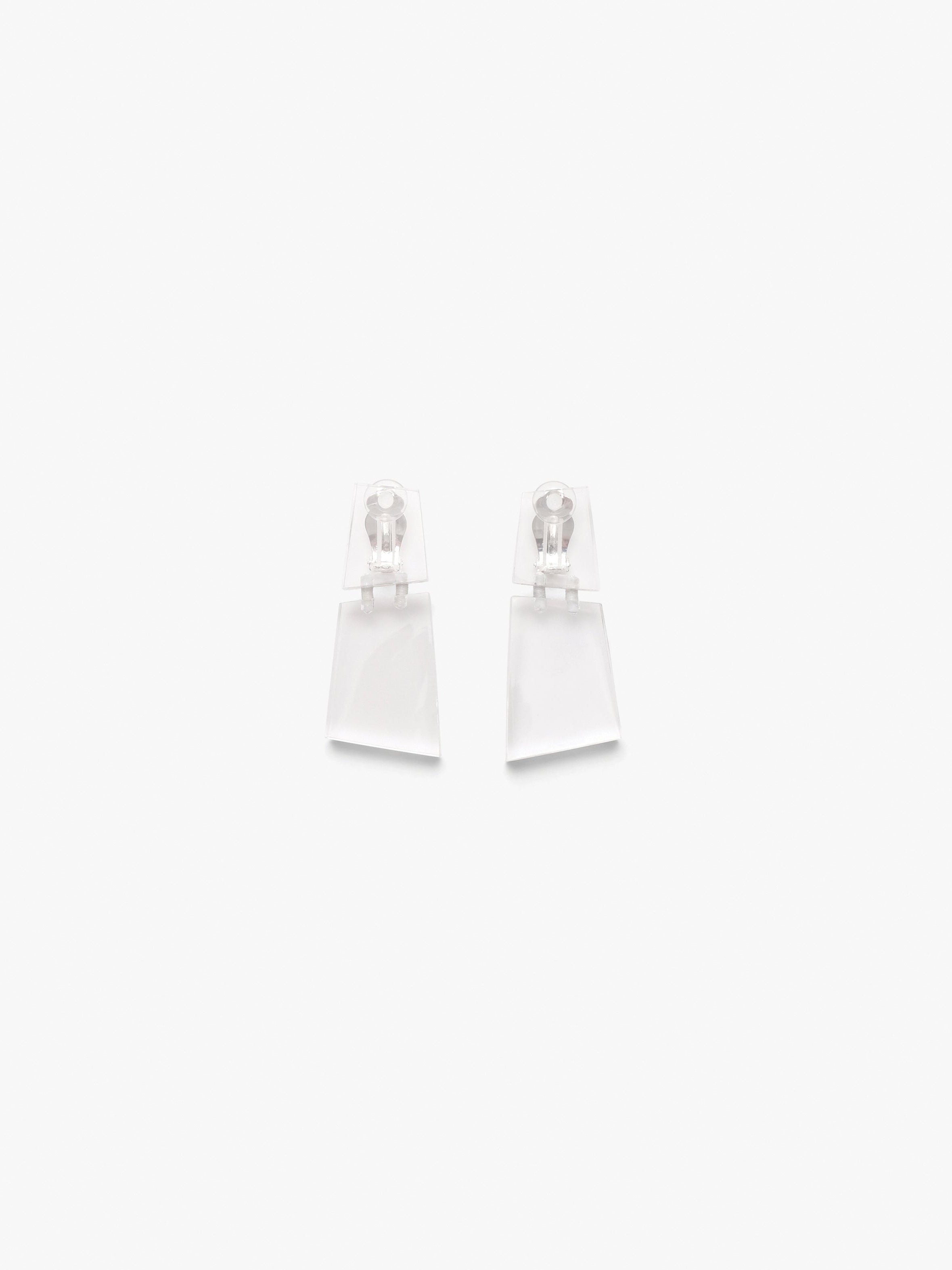 Taiga earrings: clear greencast – Monies