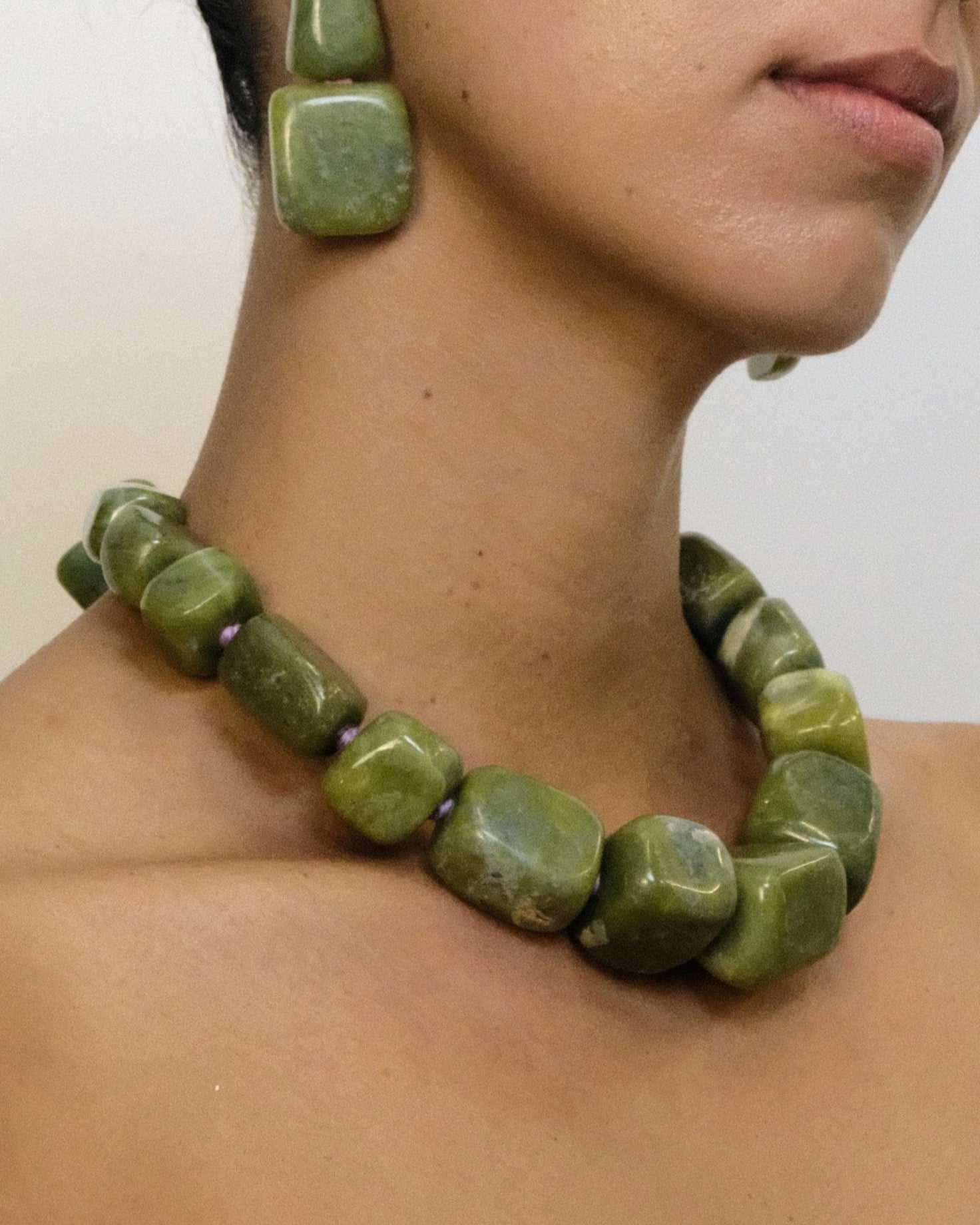 Necklace: serpentine – Monies